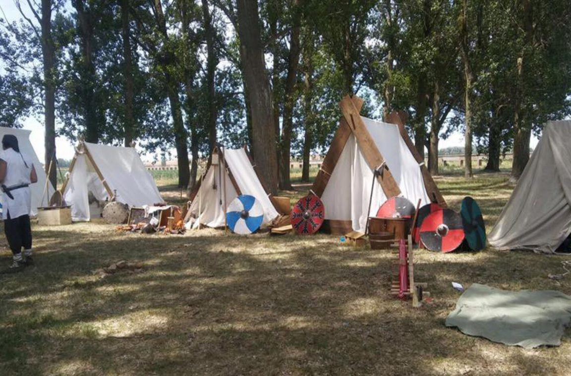 El campamento medieval vikingo llega este puente a Castala | Berja digital