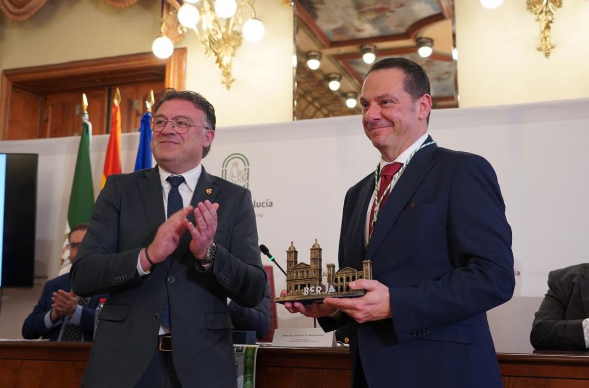 El virgitano Juan Manuel Martín Robles ingresa en la Academia Andaluza ...